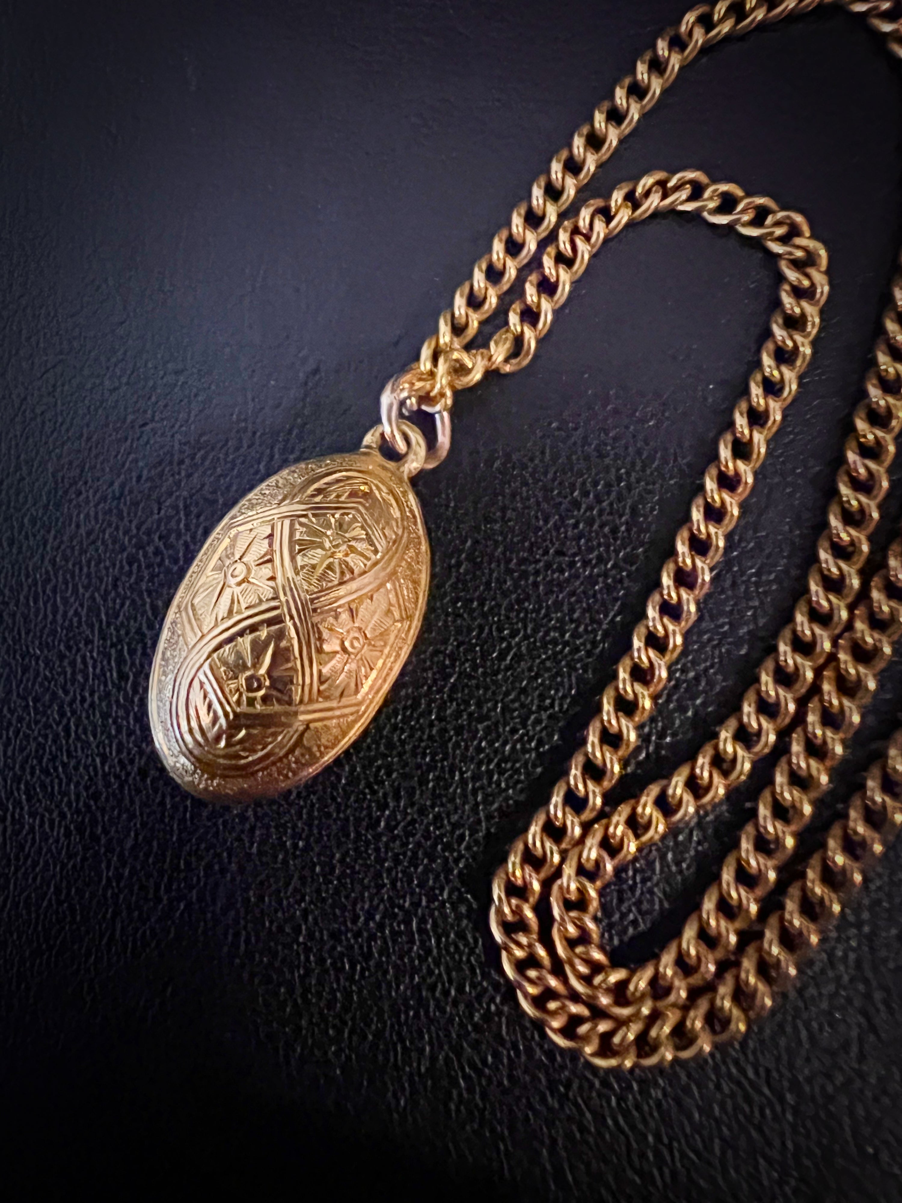 19TH CENTURY FRENCH 18CT GOLD EGG LOCKET – The Old Cut